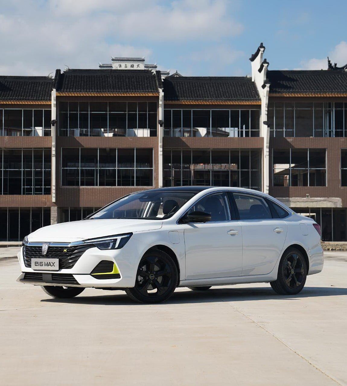 Roewe i6 MAX EV - Crisscross Auto